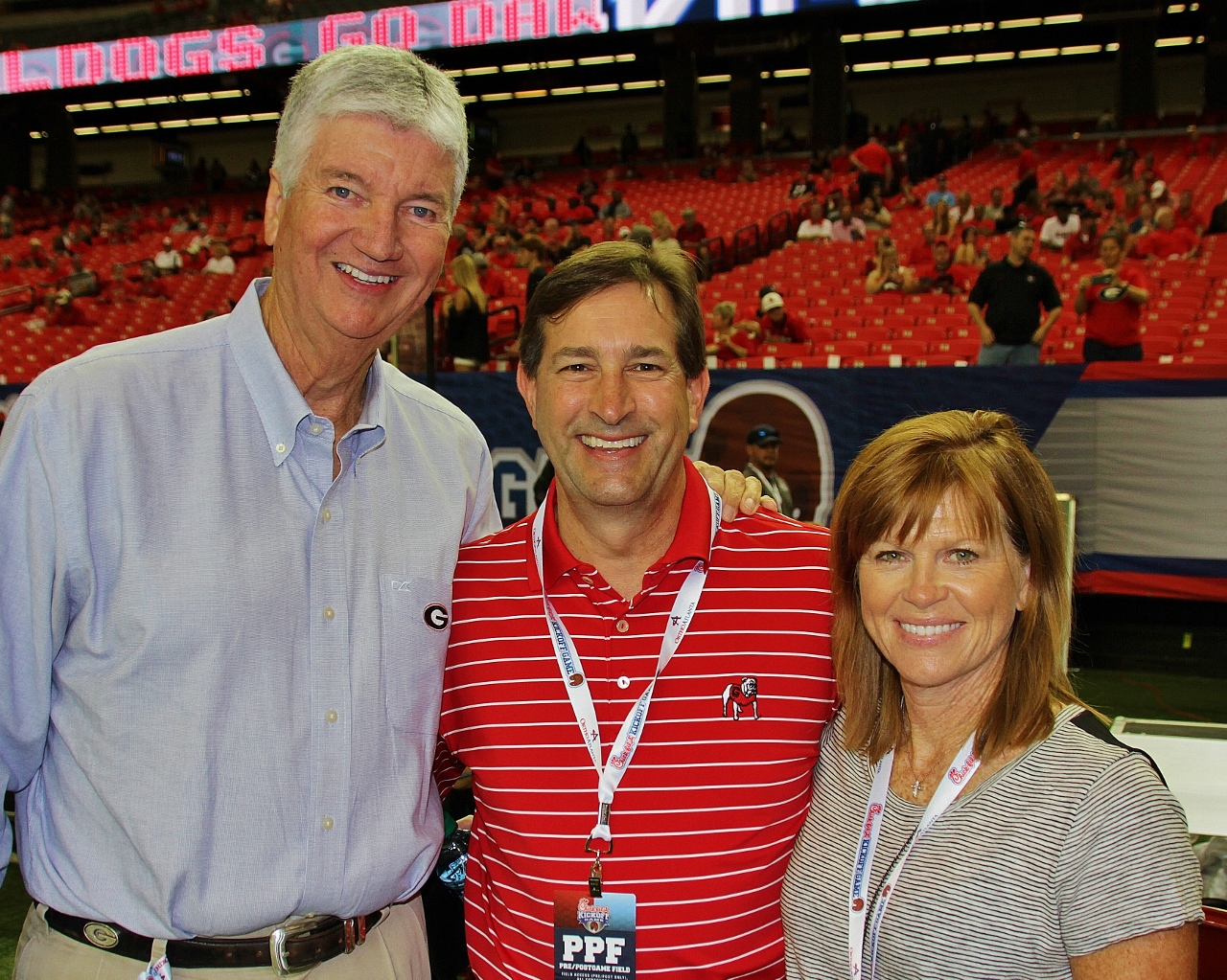 Chuck Dowdle with David & Lynn Chandley – Bulldawg Illustrated