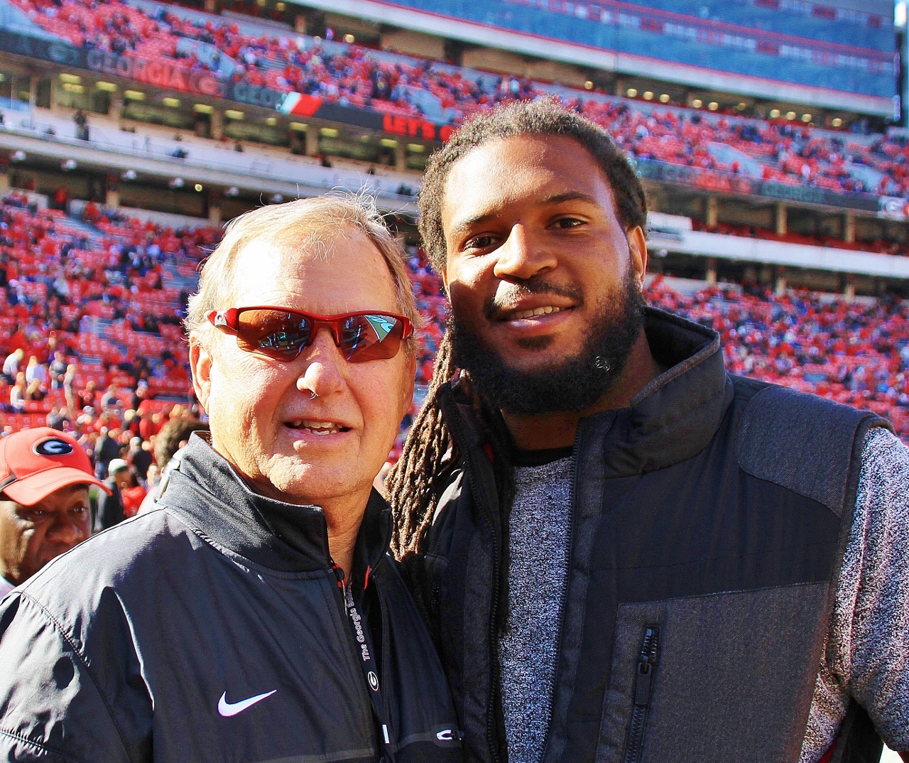 Mike Cavan and Jarvis Jones (Photo by Rob Saye) – Bulldawg Illustrated
