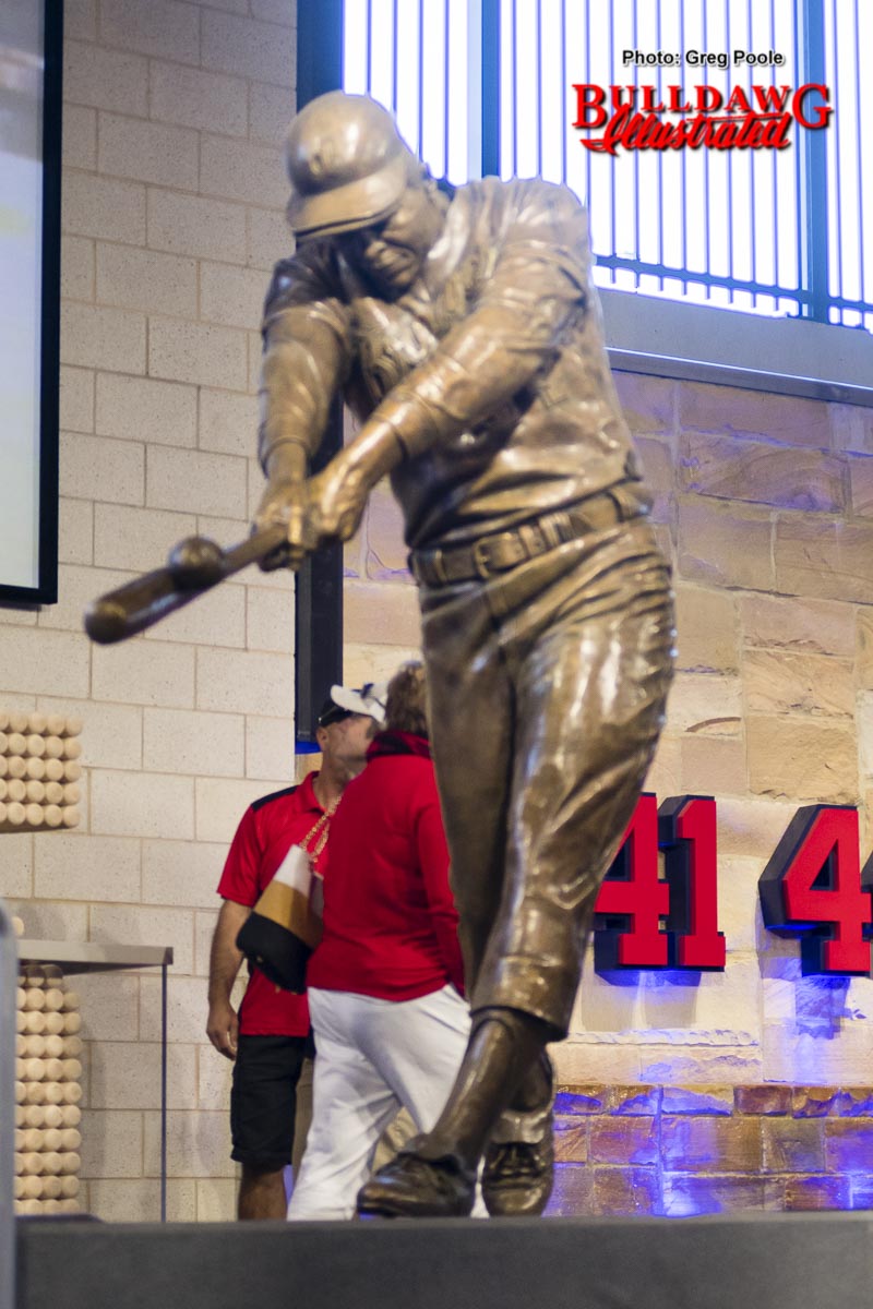 Hank Aaron statue – SunTrust Park – April 8, 2017 – Bulldawg Illustrated